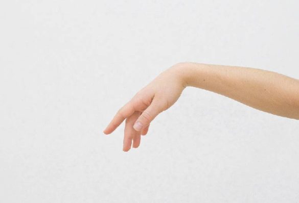 10 Effective Home Remedies for Dry and Chapped Hands