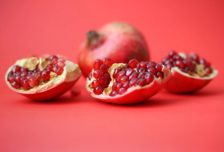 10 DIY Pomegranate Face Mask Recipes - Get Gorgeous Skin Naturally